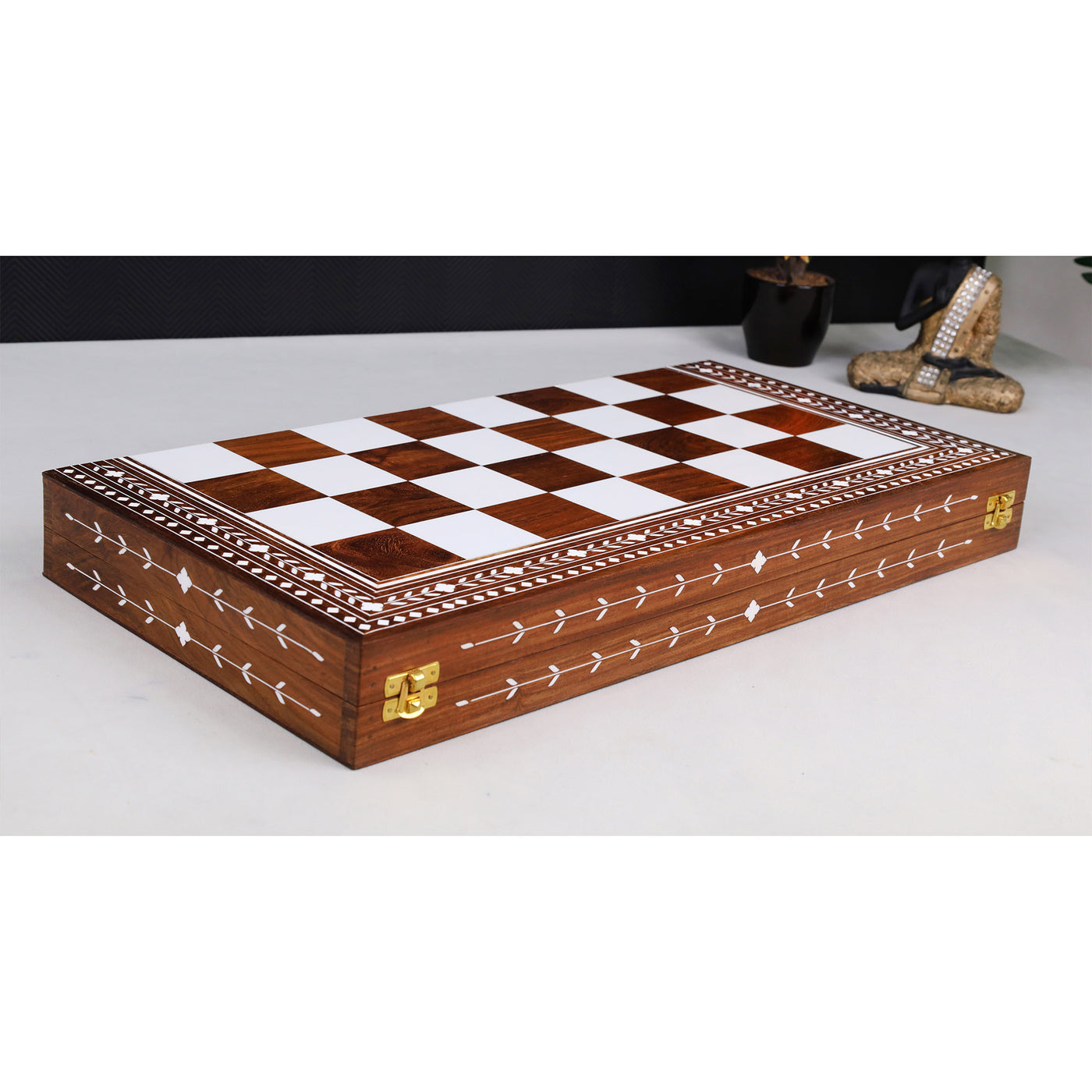 3.9" Craftsman Staunton Chess Set with 55mm Inlaid Board